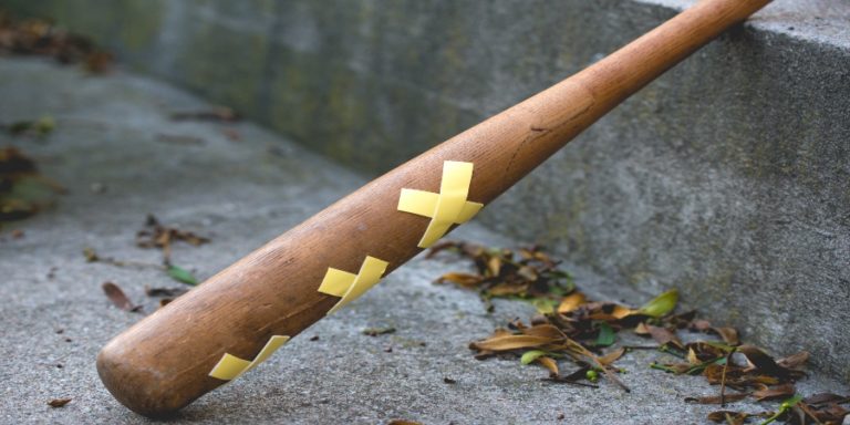 How To Tell If A Baseball Bat Is Dead [Broken Or Cracked]